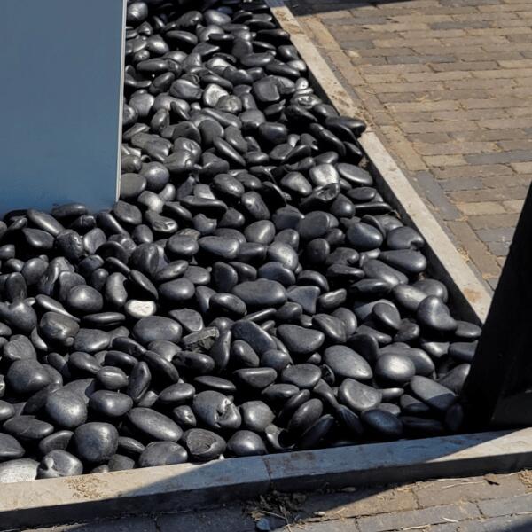 Beach Pebbles Grind Deep Black