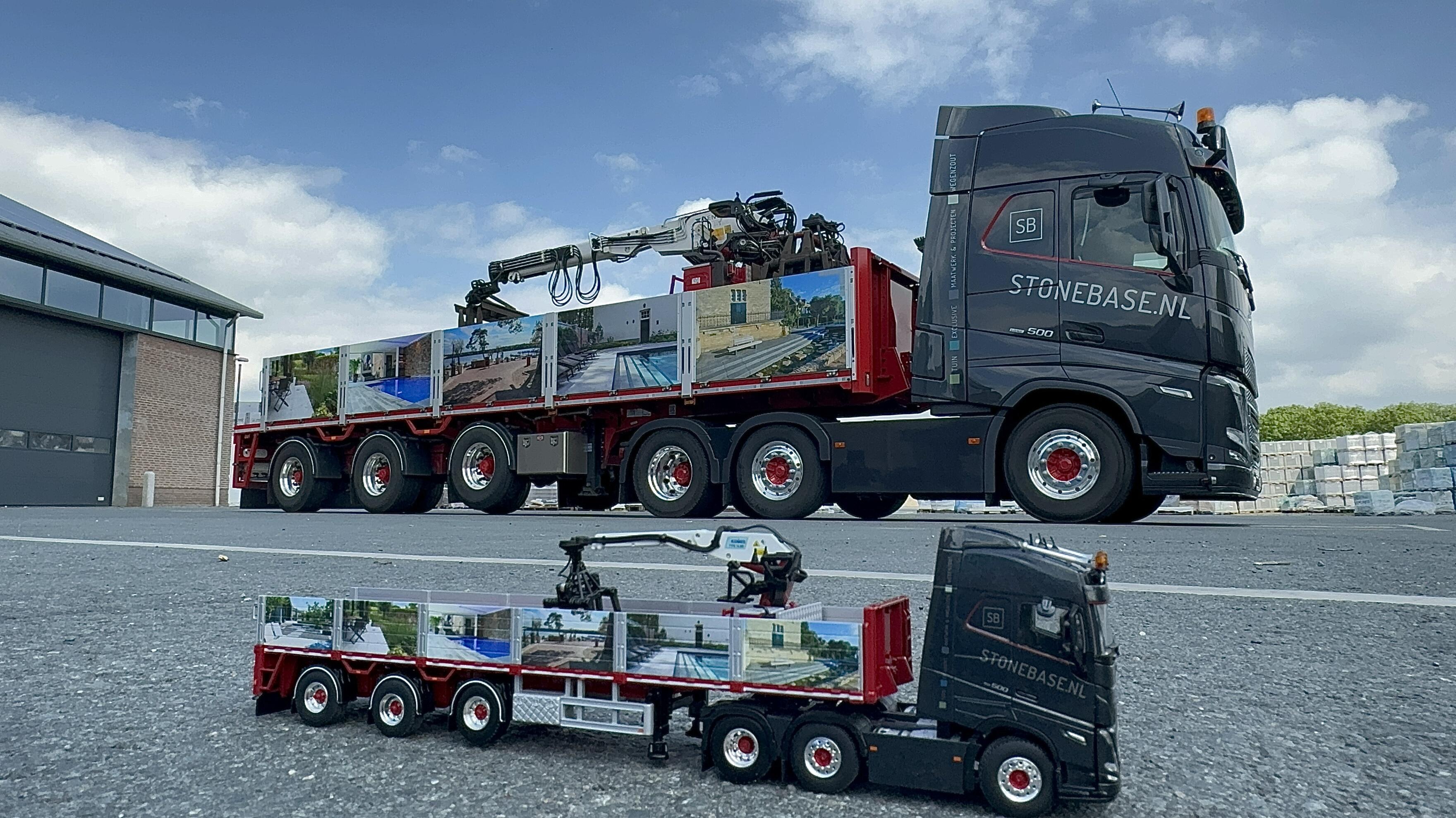 Miniatuur vrachtwagen Stone base